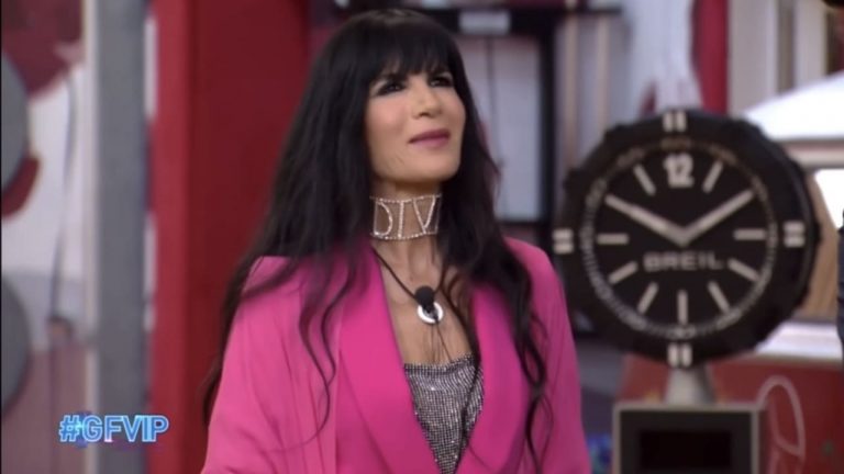 Pamela Prati, esplode la passione durante la diretta: il bacio focoso ...